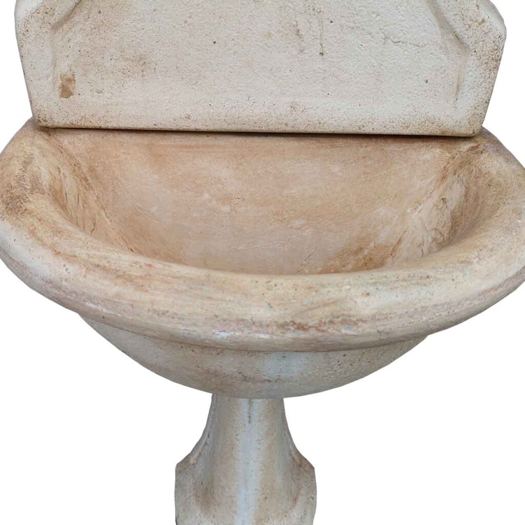 Fantana de Perete sau Cismea de Gradina din Ciment cod009